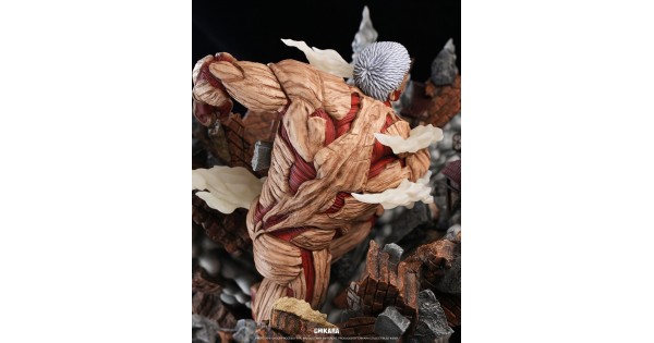 Reiner Armored Titan Form by CHIKARA STUDIO