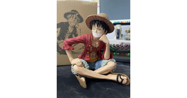 Luffy Sitting by IU STUDIO