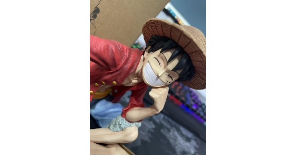 Luffy Sitting by IU STUDIO