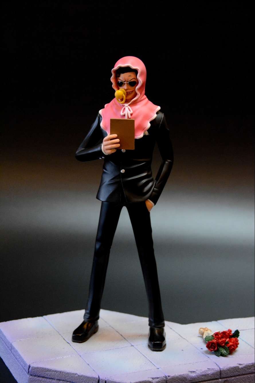 One piece GK/Resin - ARK Senor Pink ( 1/8 Statue POP scale )